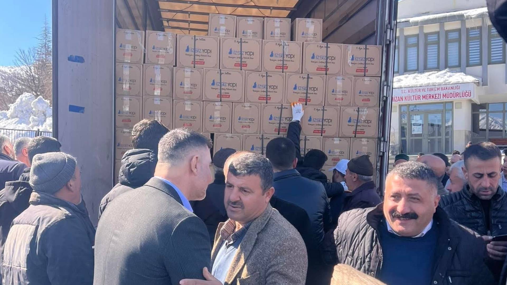 Bitlisli Hayırsever İş Adamından 3 Bin Gıda Kolisi Dağıtımı - Bitlis ...