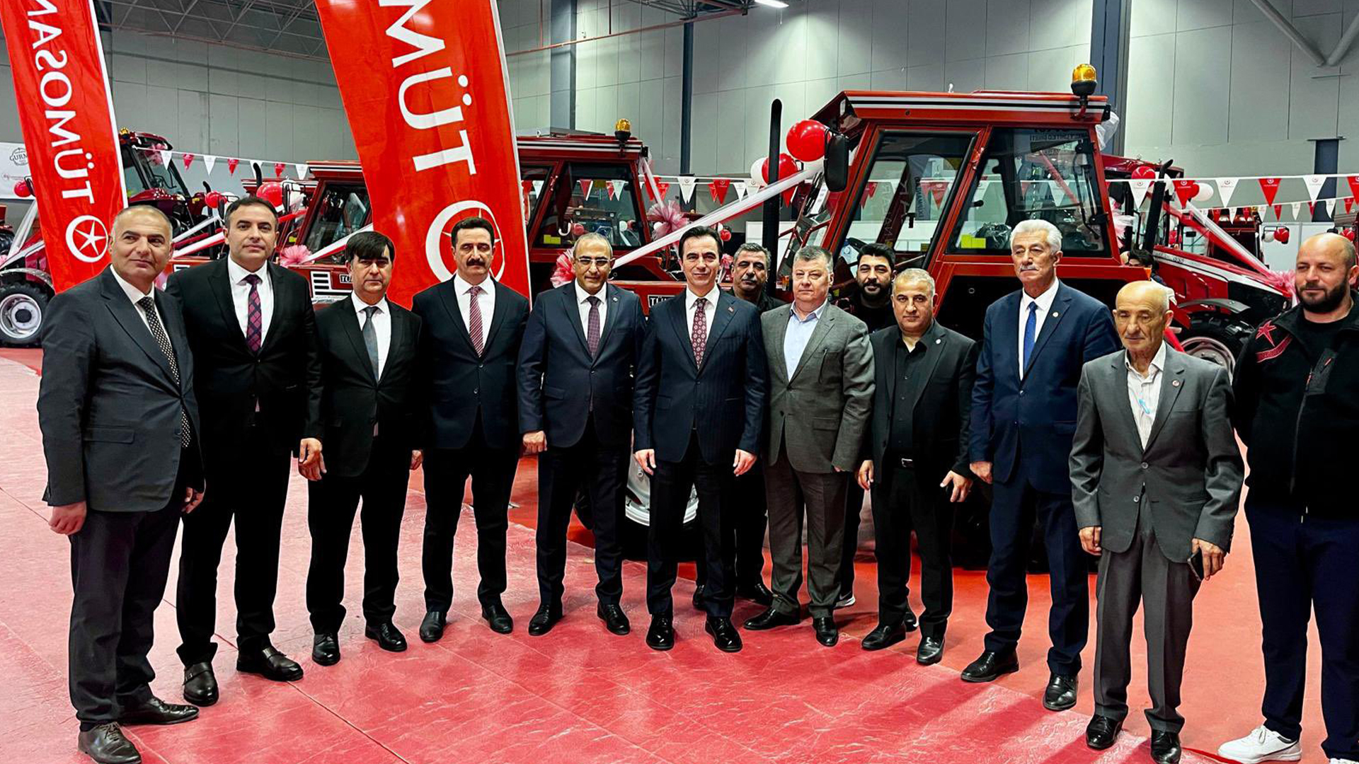 Bitlis Valisi Karakaya, Van'daki Tarım ve Hayvancılık Fuarı'na Katıldı ...